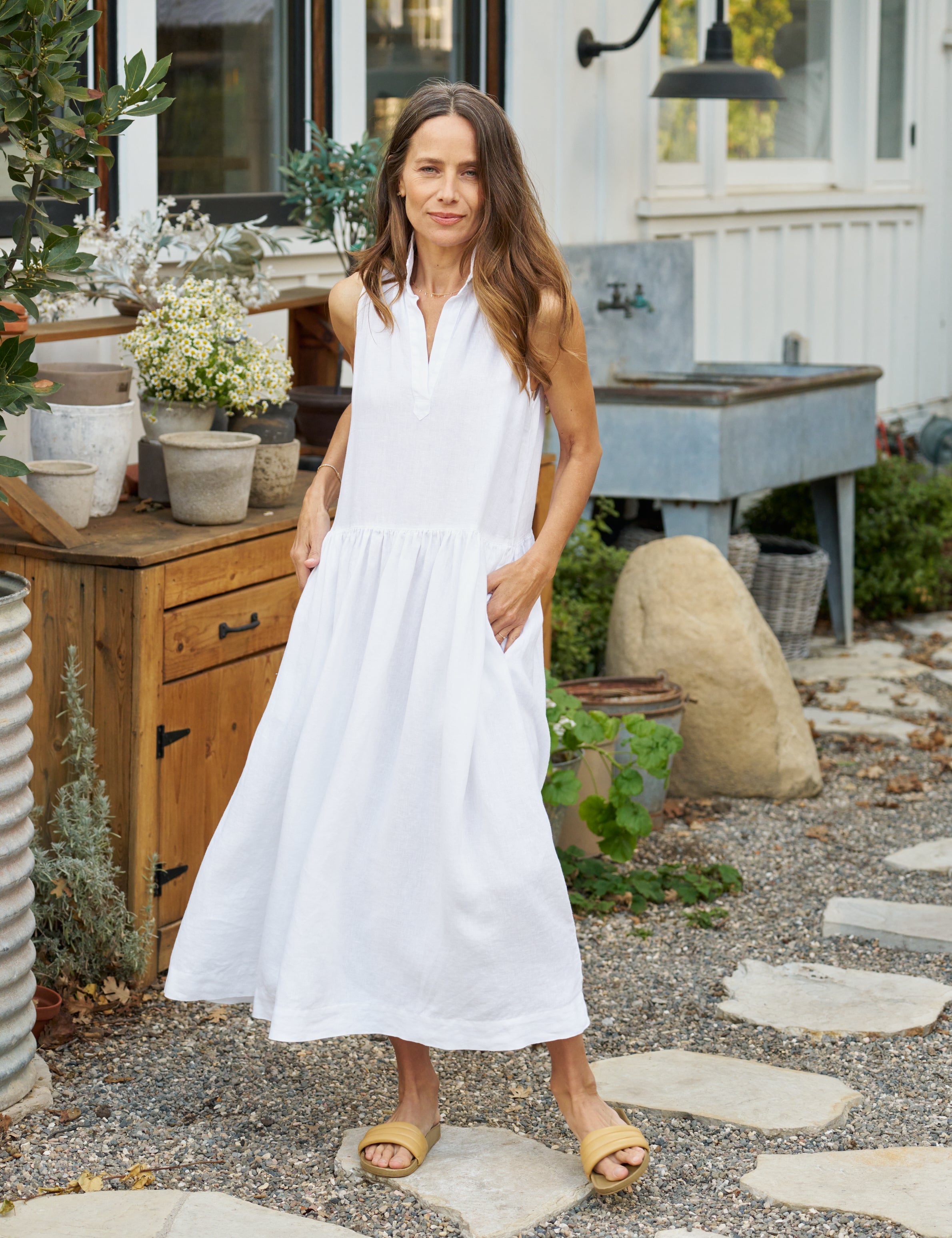 Daphne, Sleeveless Popover Dress, White – ReLoved by Frank Daphne, Sleeveless Popover Dress, White – ReLoved by Frank